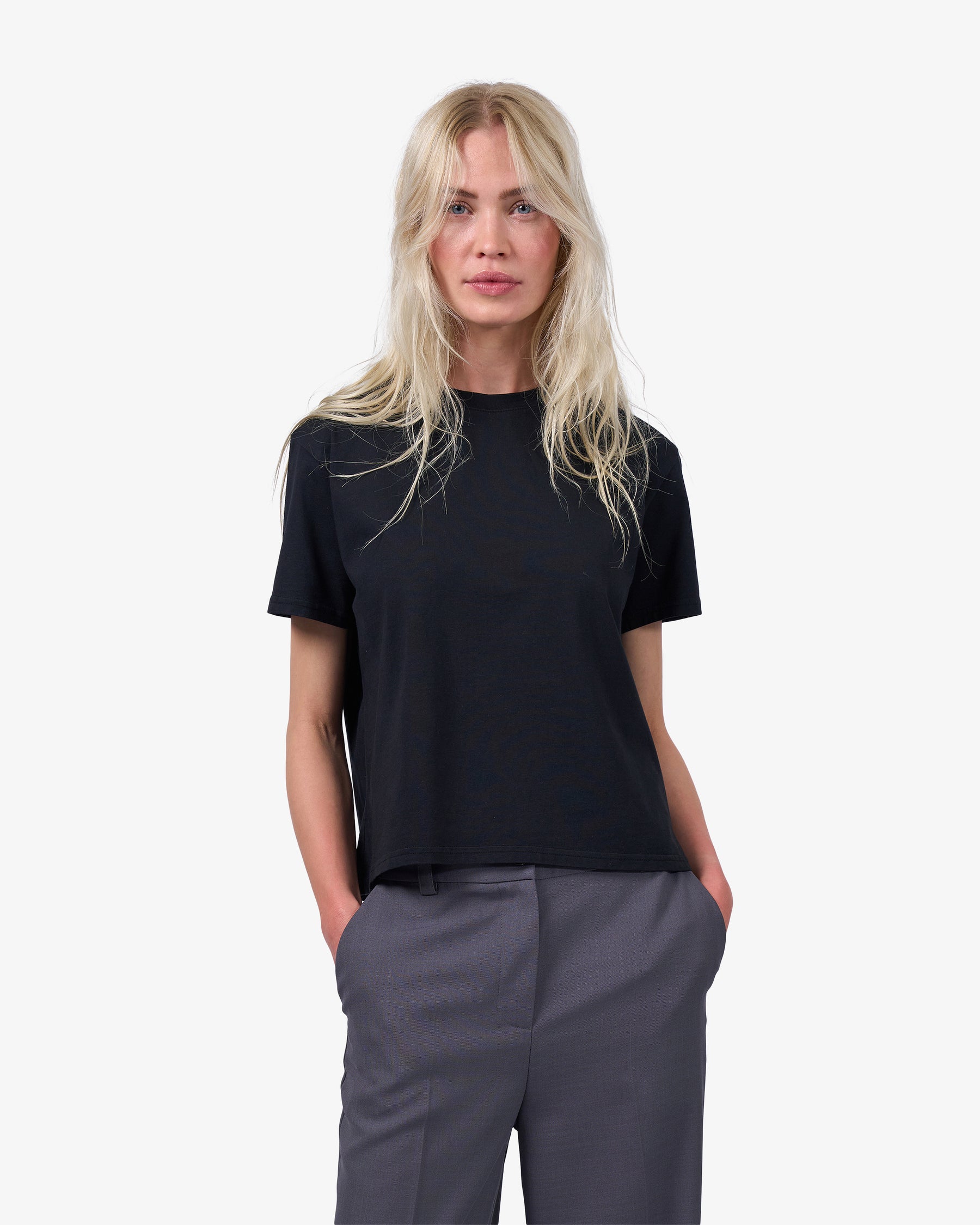 Organic Boxy Crop Tee - Deep Black – Colorful Standard