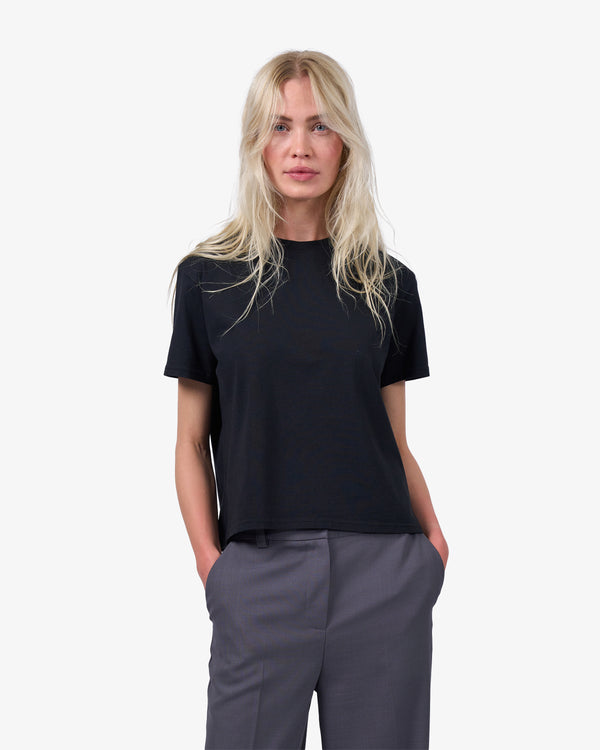 Organic Boxy Crop Tee - Deep Black – Colorful Standard